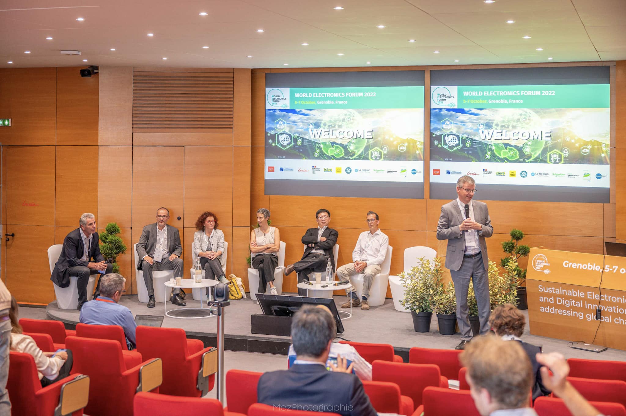 Le World Electronics Forum, « Davos » de l’électronique, réunissait ...